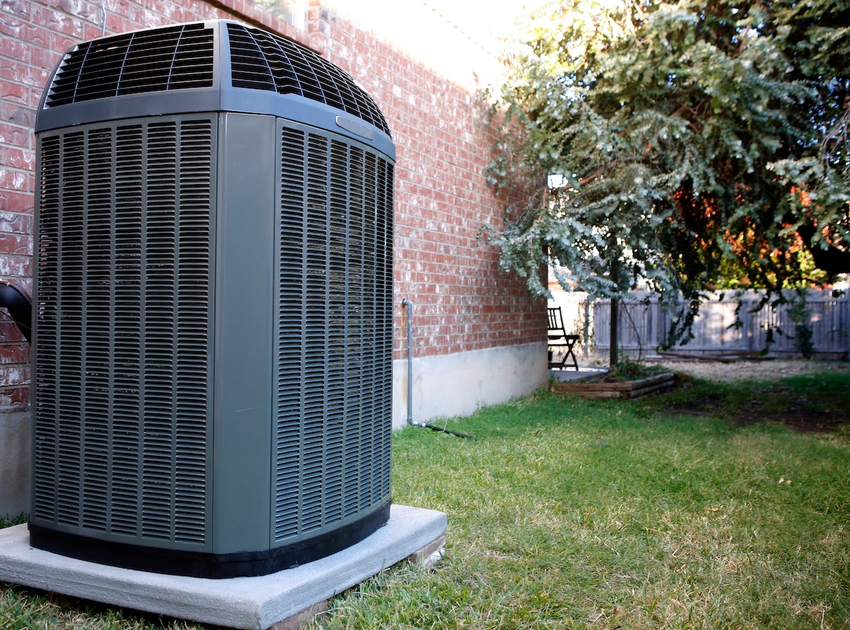 How Long Do AC Units Last? (Maintenance, Lifespan...)